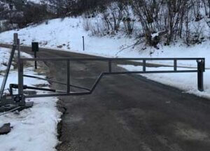 Vertical Pivot Gate System - Commercial Motor, Lift System, and Gate 10 ...