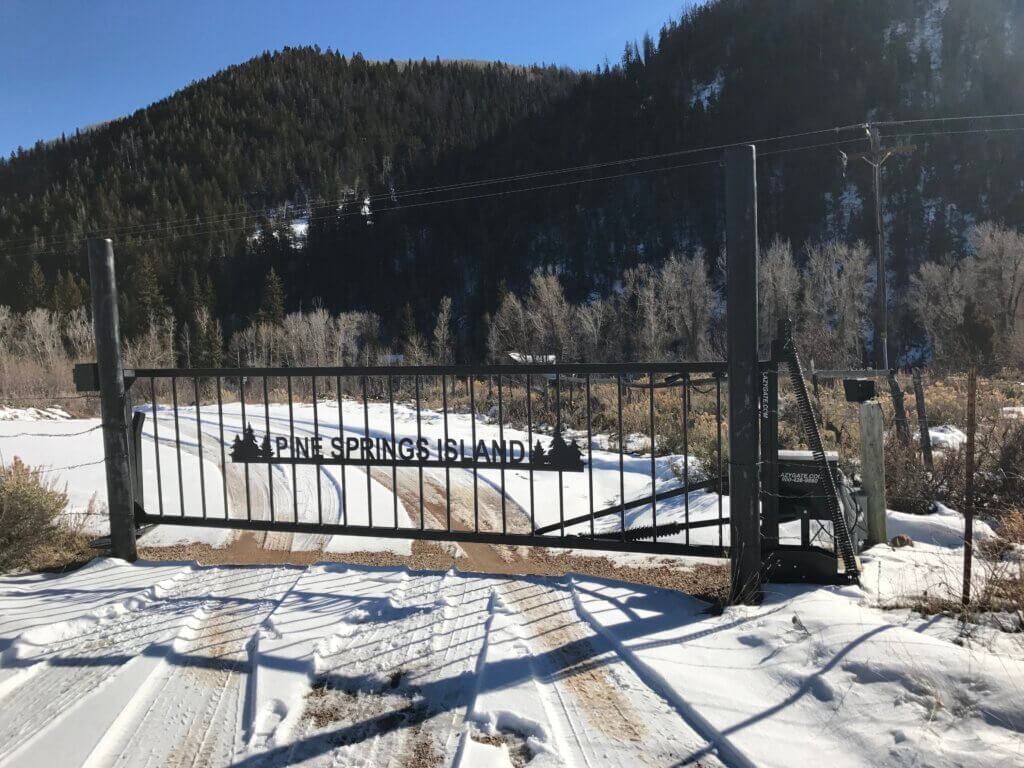 Vertical Pivot Gate System - Commercial Motor, Lift System, and Gate 10 ...